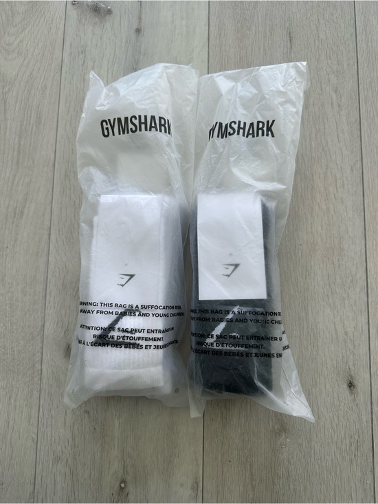 Gymshark | Underwear & Socks | Gymshark Crew Socks 3 Black 3 White 6 ...